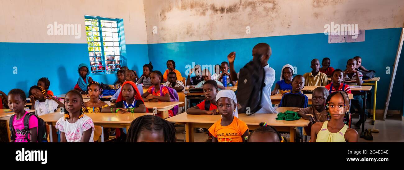 Poor south african classroom hi-res stock photography and images - Alamy