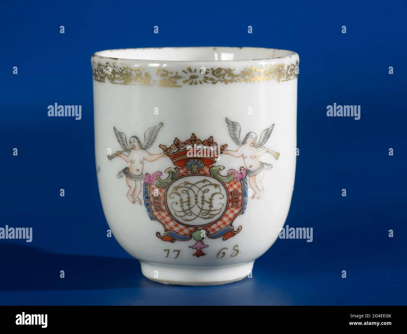 C shaped porcelain ear hi-res stock photography and images - Alamy