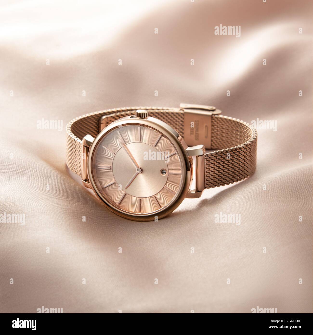 Silk warm hi-res stock photography and images - Alamy