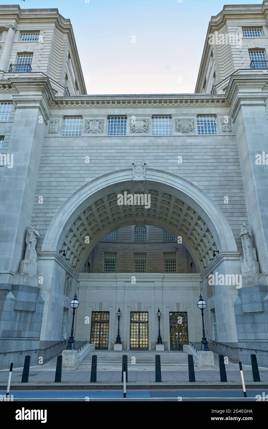 Mi5 building thames house hi-res stock photography and images - Alamy