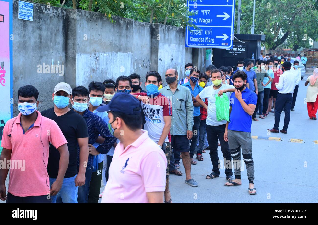 People in line from 6 am in the morning to get corona vaccine in Mega ... People in line from 6 am in the morning to get corona vaccine in Mega ...