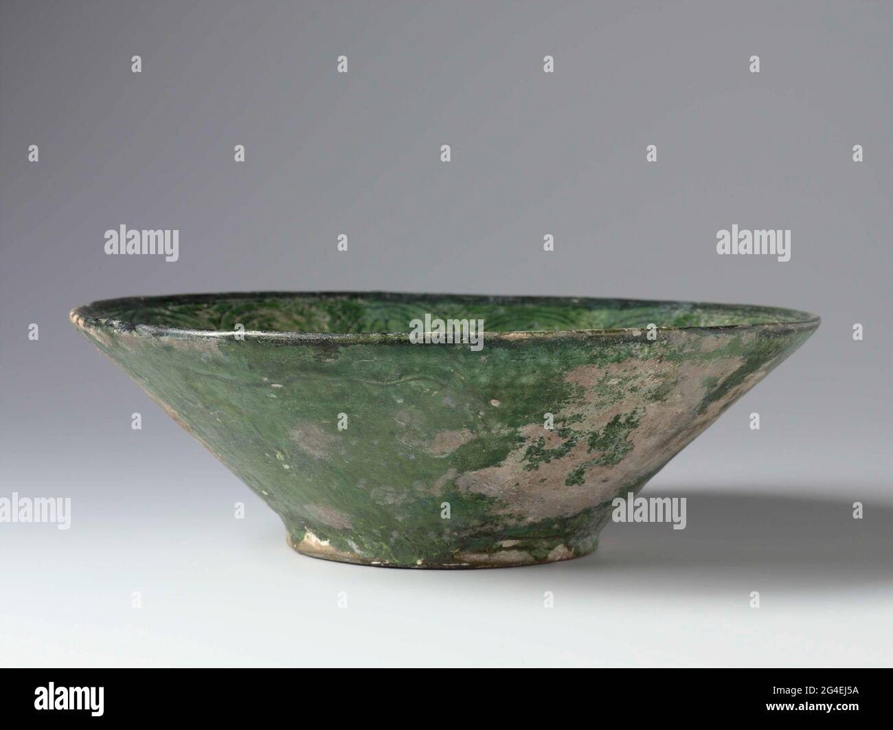 White engobe hi-res stock photography and images - Alamy