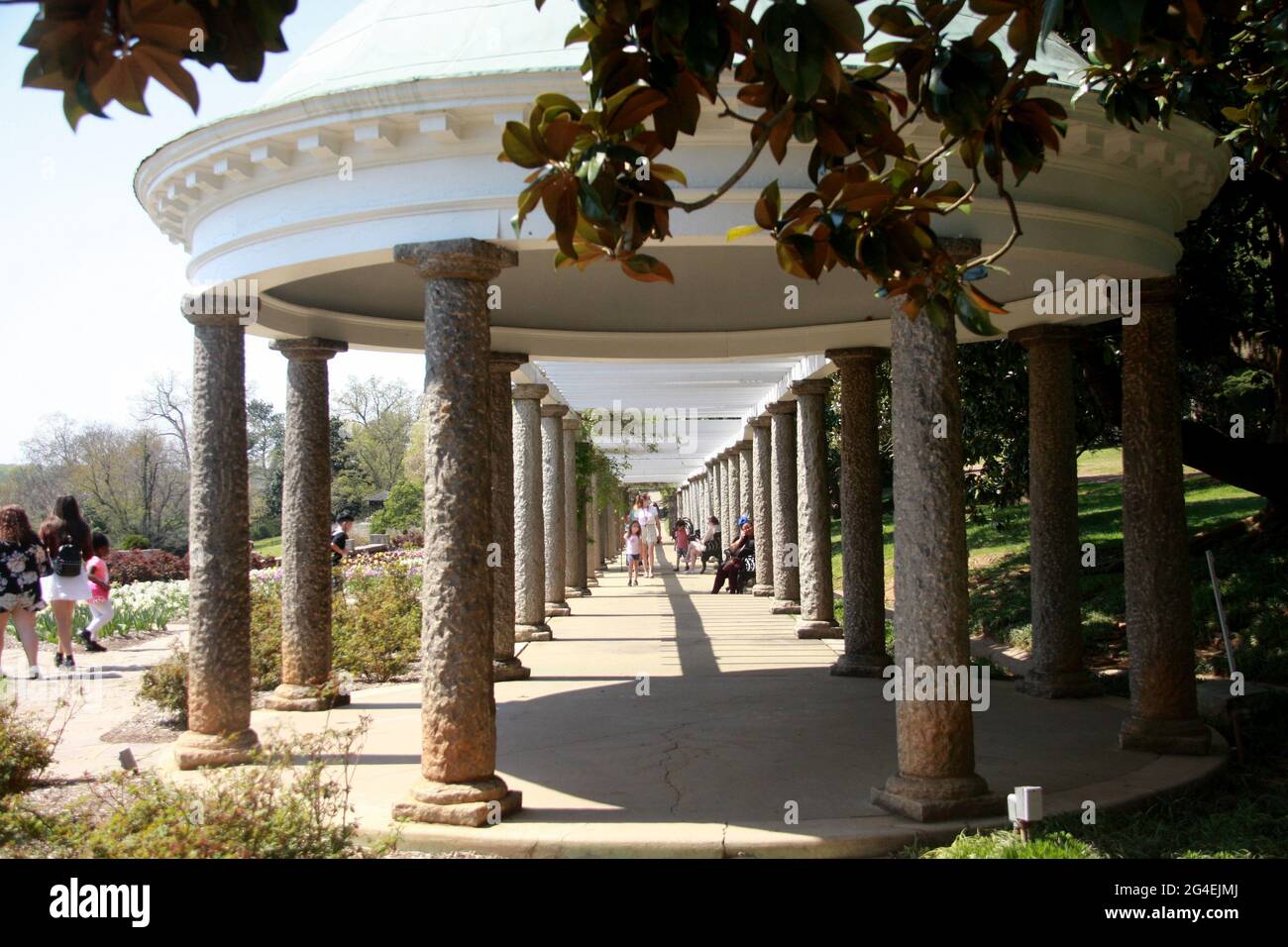 Garden colonnade hi-res stock photography and images - Alamy