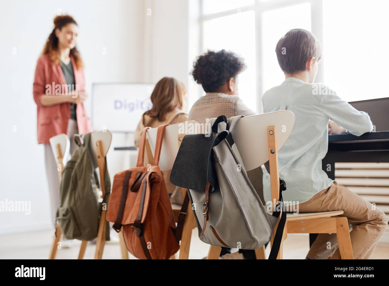 Child computer back view school hi-res stock photography and images - Alamy