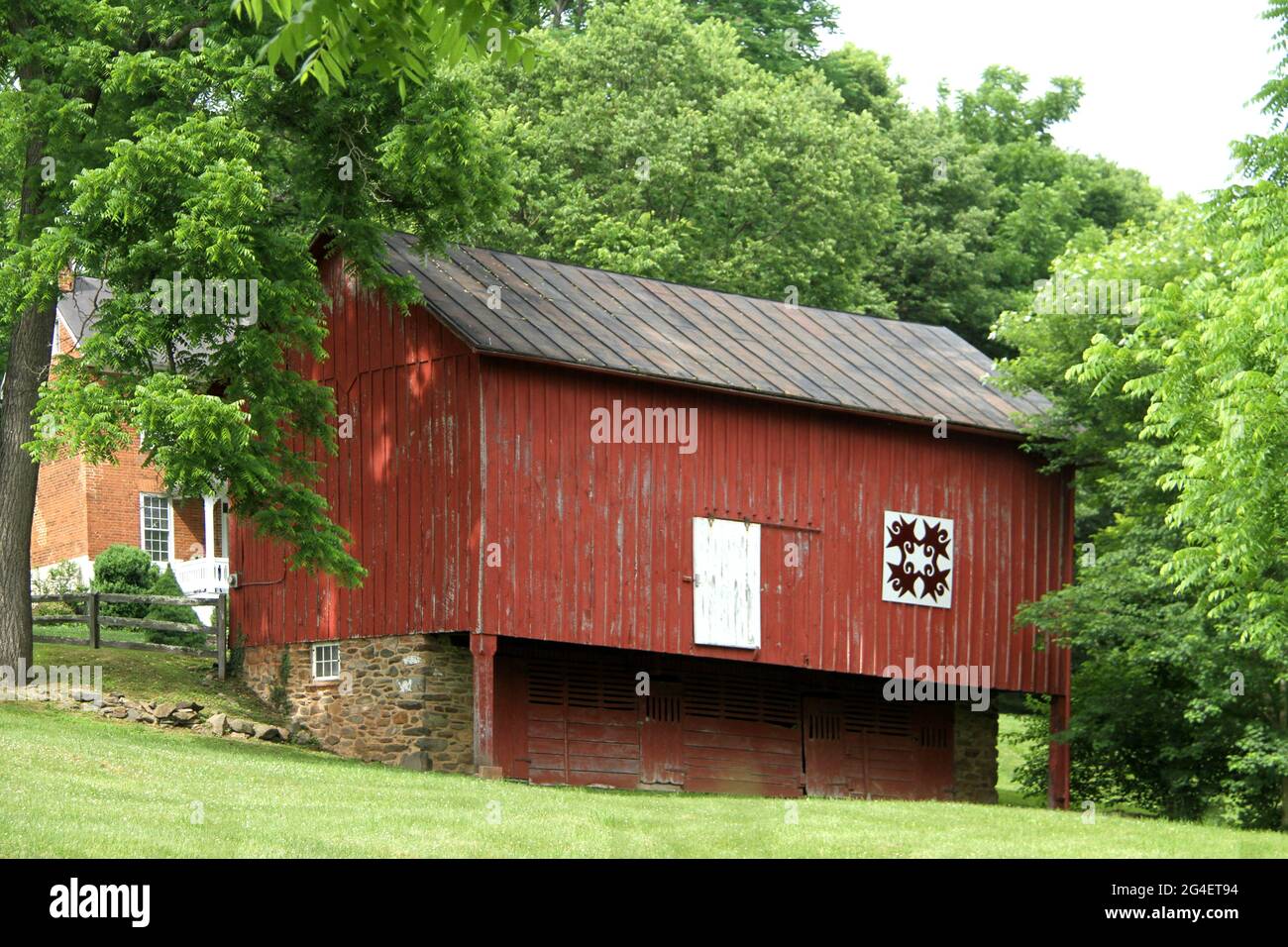 Old quaker barn in Waterford, VA, USA Stock Photo - Alamy