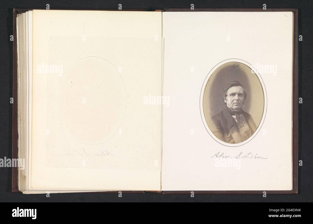 Diven hi-res stock photography and images - Alamy