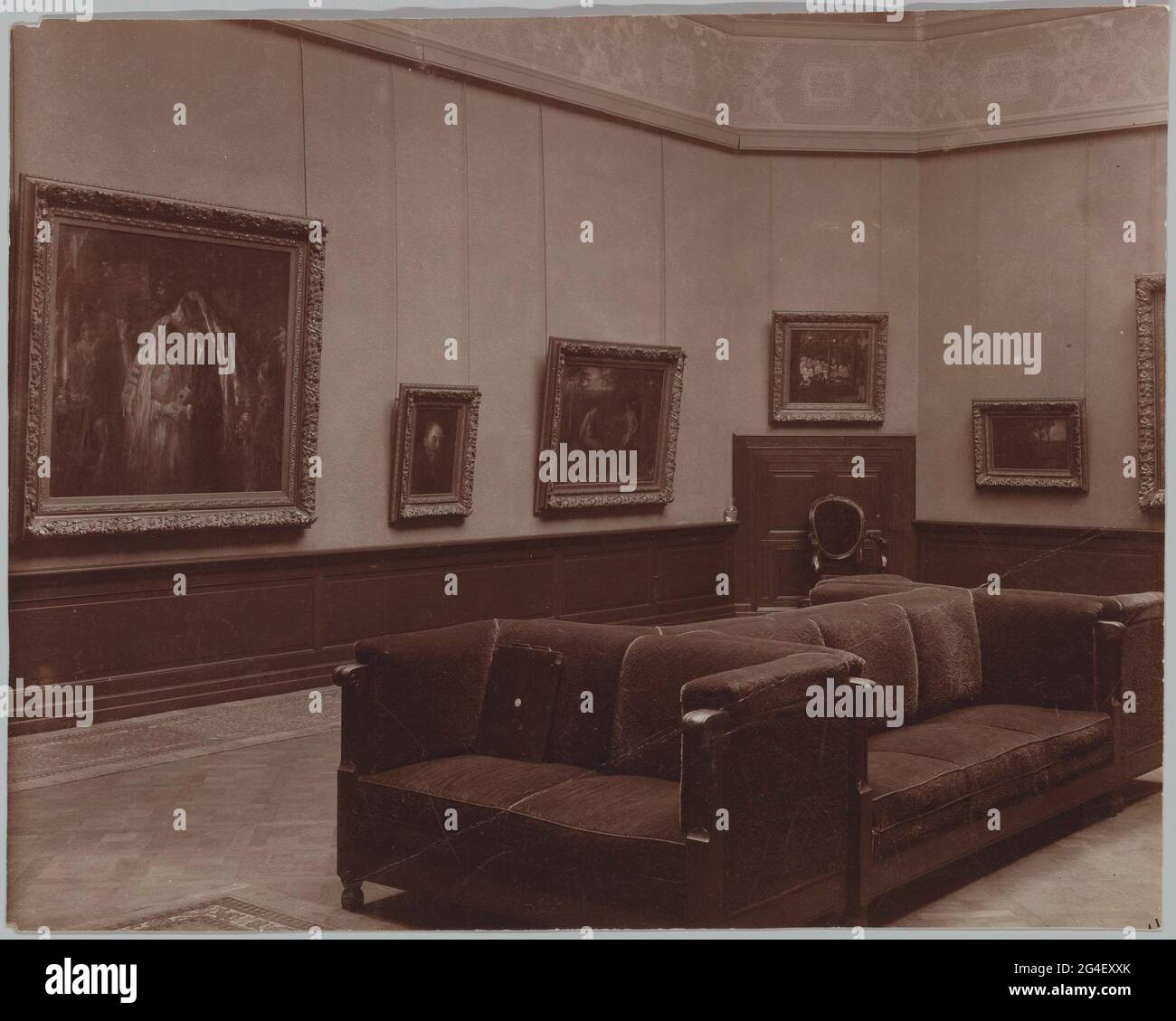 Room 371 in the drucker buildings with arrangement of the Hague School ...