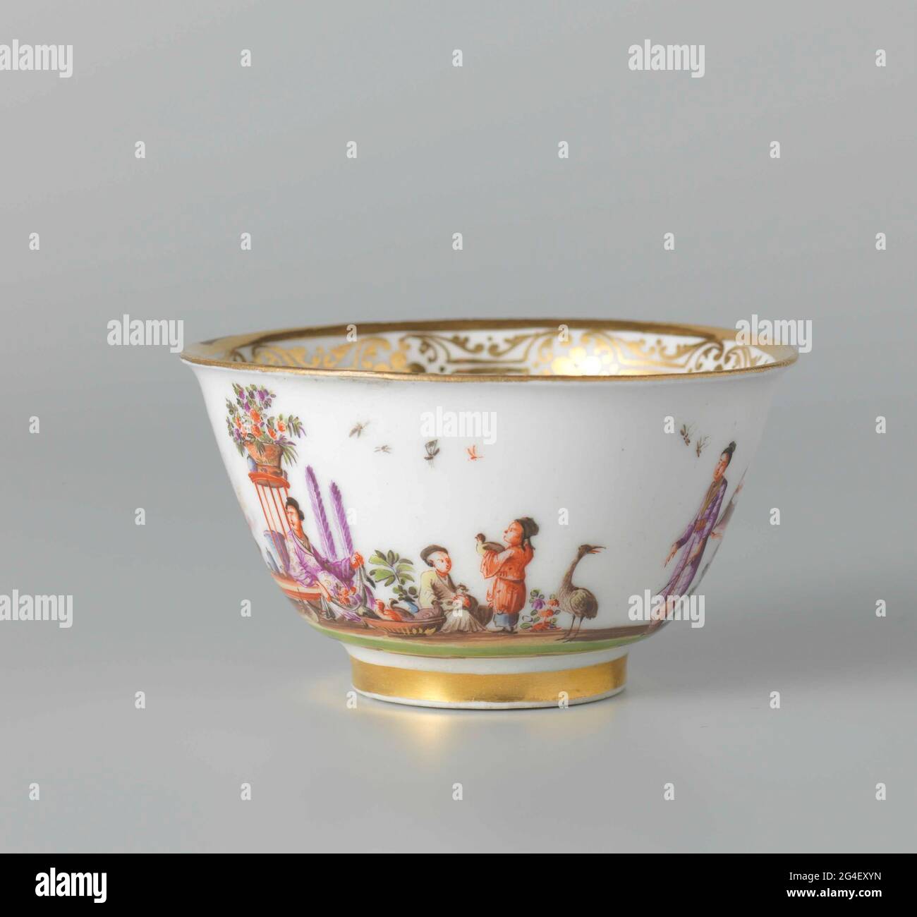 . Half-ball-shaped head of painted porcelain. The head is painted with ...