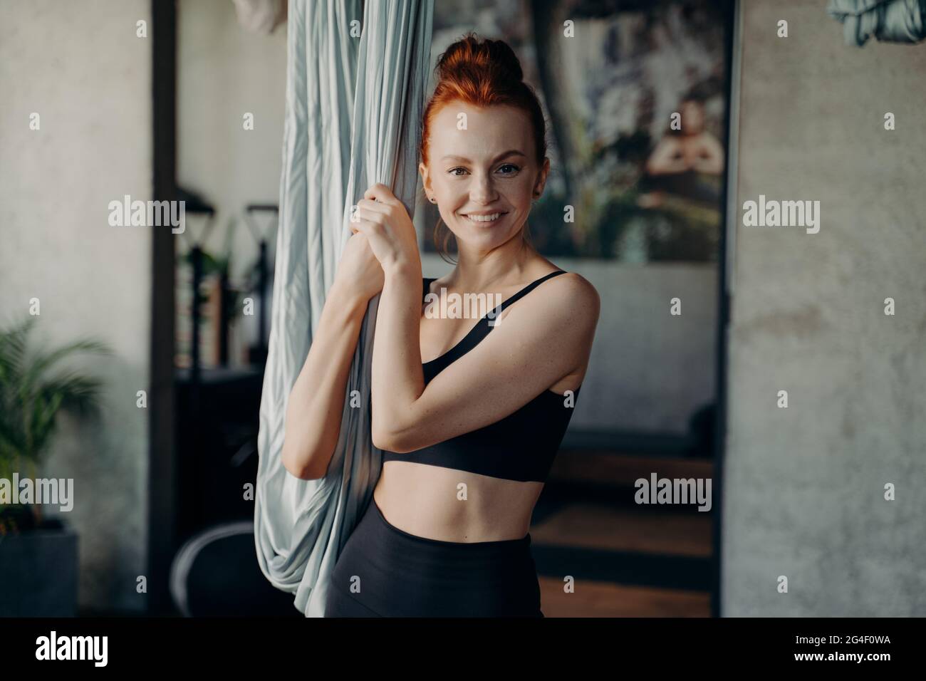Ginger sling hi-res stock photography and images - Alamy