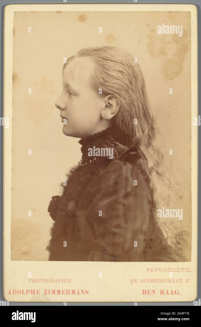 Princess Wilhelmina as a young girl Stock Photo - Alamy