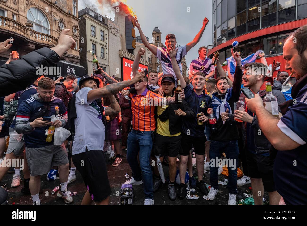 Scottish fan hi-res stock photography and images - Alamy