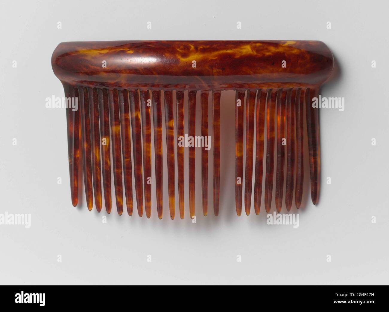 . Hair comb of imitation turtle with bulging incredible back, 23 teeth ...