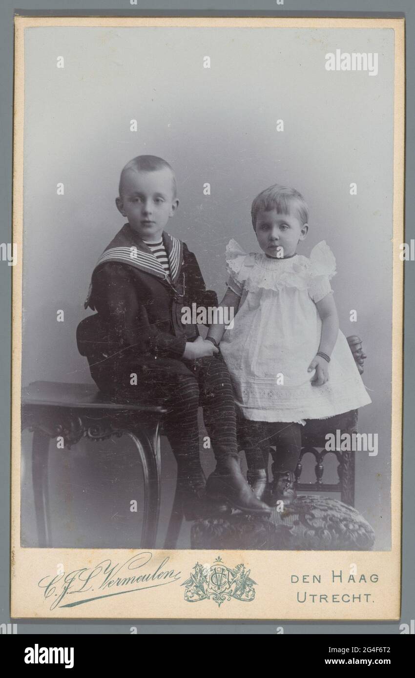 Children's Portrait of Jan Boerma and Titia Boerma Stock Photo - Alamy