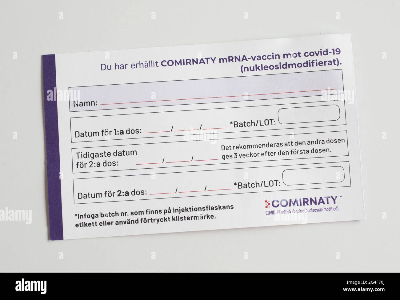 Person who received a vaccination card after the first dose of vaccine ...