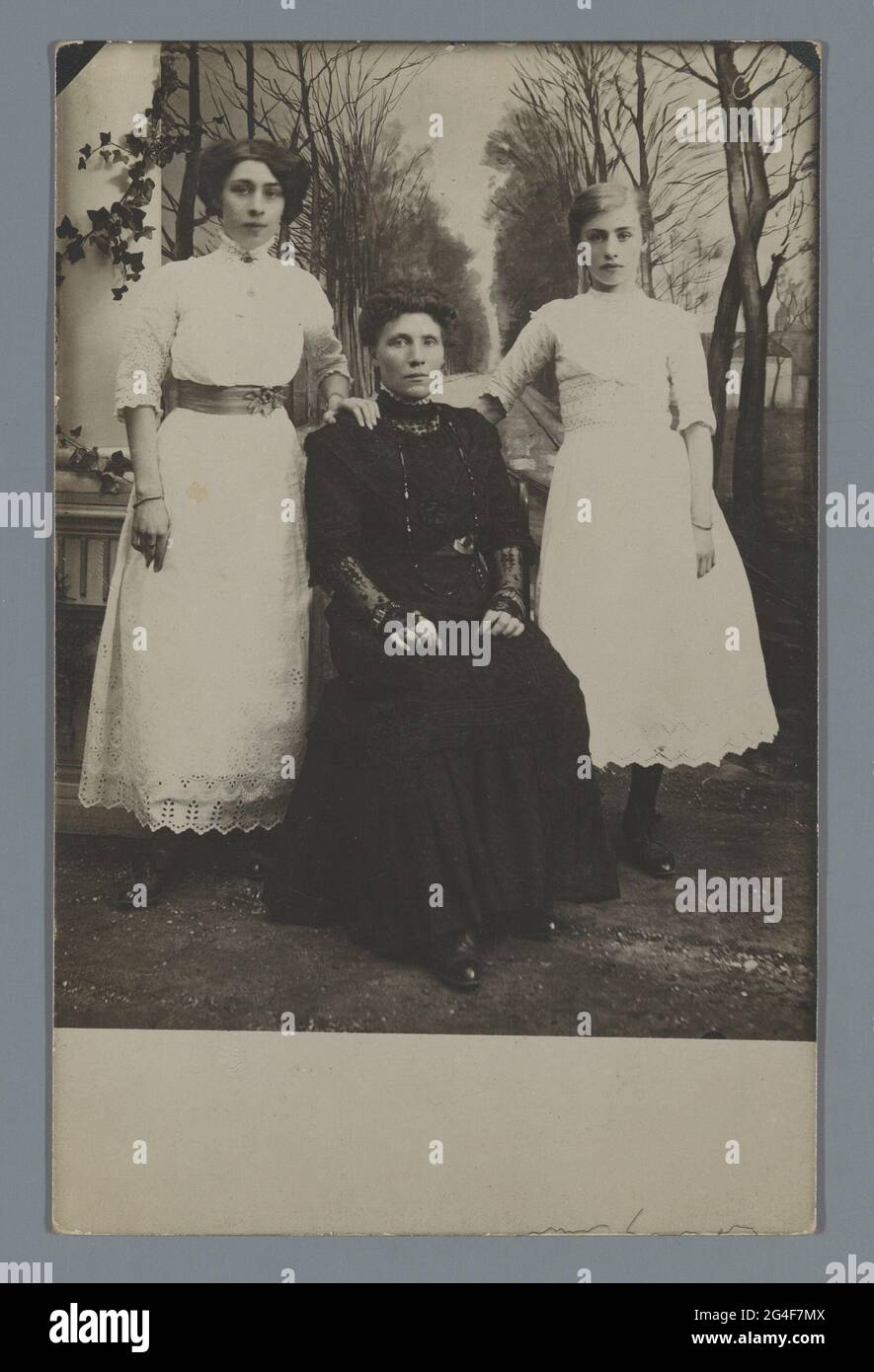 Studio portrait of three unknown women Stock Photo - Alamy