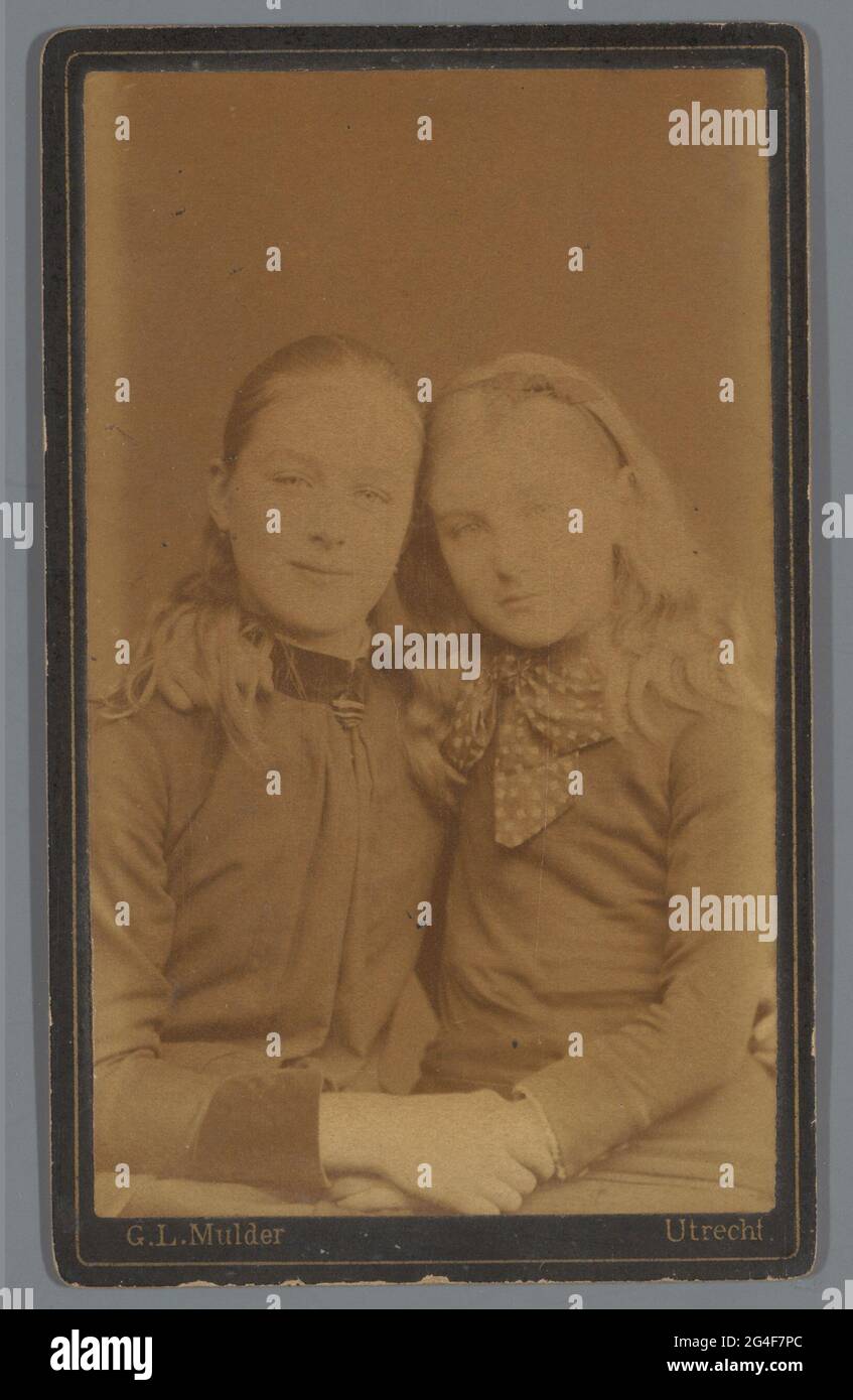 Two girls portrait Stock Photo - Alamy