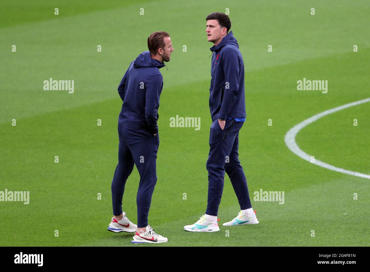 Harry kane maguire england hi-res stock photography and images - Alamy