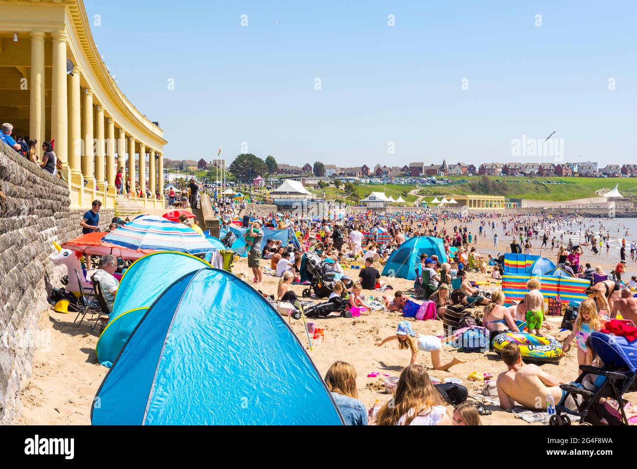 Sunbathers on the beach at barry island hi-res stock photography and ...