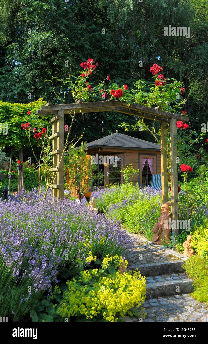 Rose garden arbor hi-res stock photography and images - Alamy