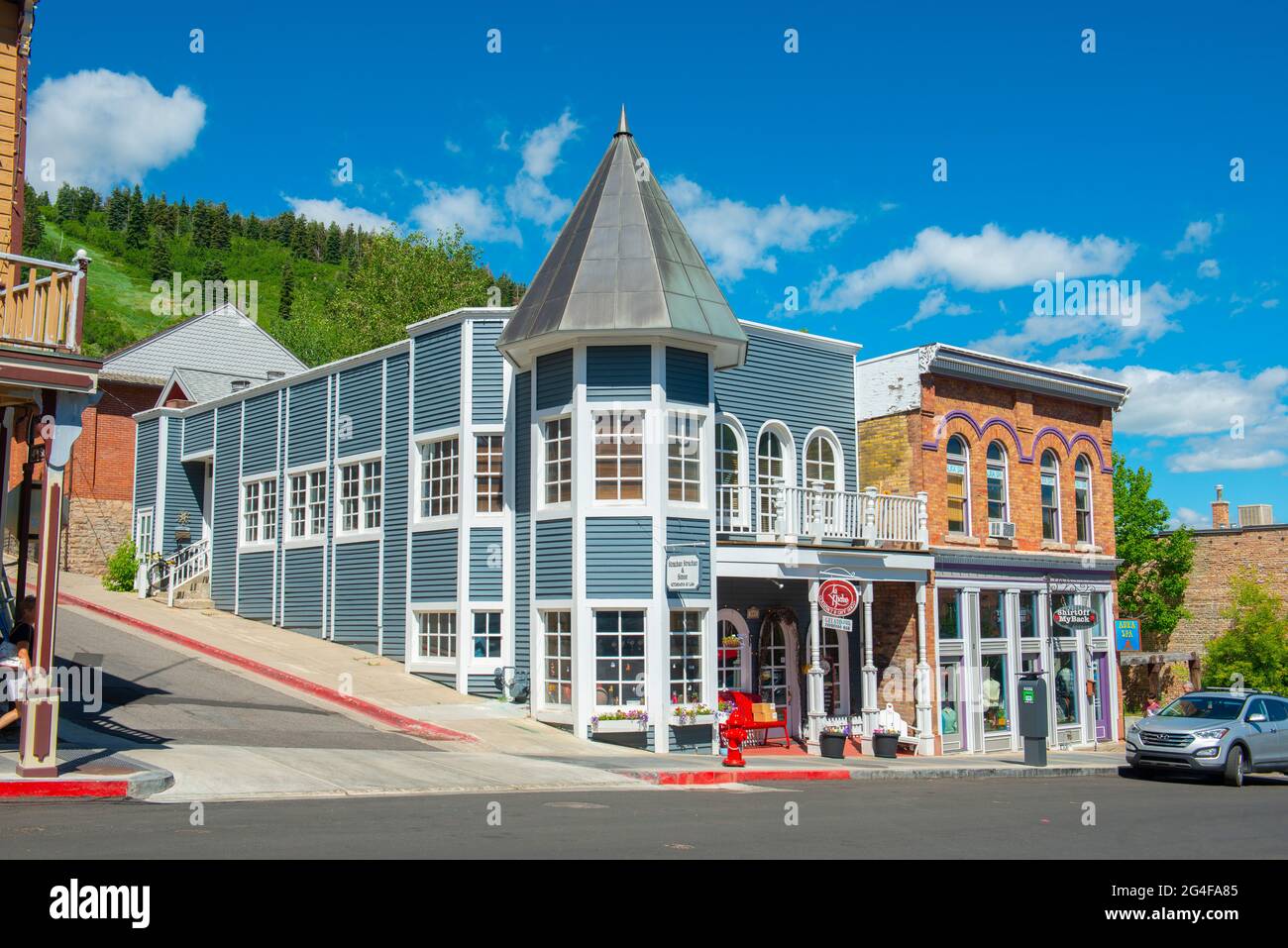 Historic commercial building at 401 Main Street at 4th Street in ...