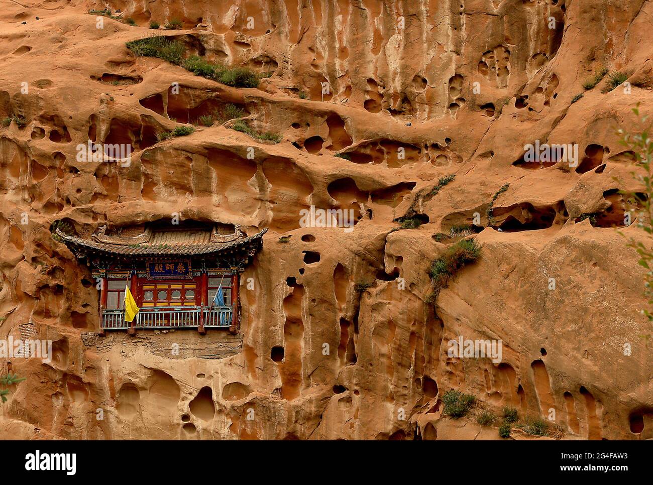 Mati temple china hi-res stock photography and images - Alamy