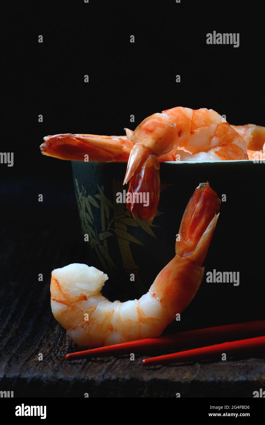 King prawns in shell hi-res stock photography and images - Alamy