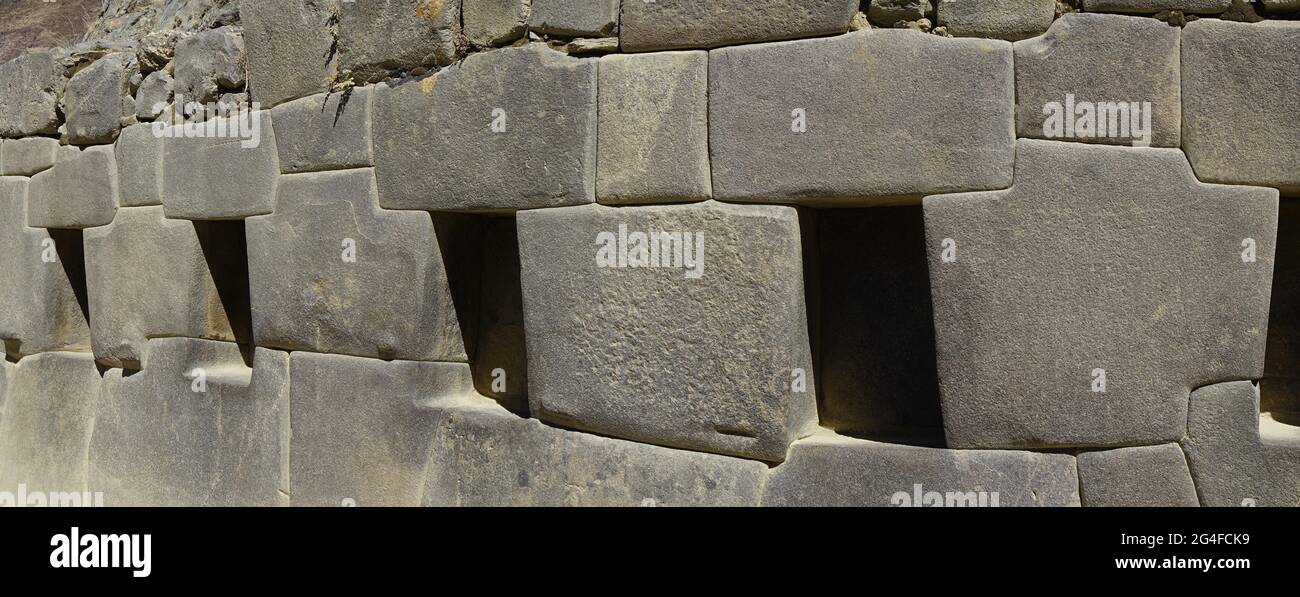 Gate and wall with niches in the Inca ruins, Ollantaytambo, Cusco ...
