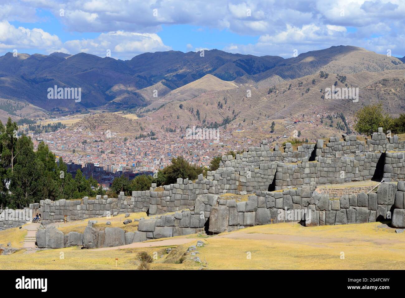 Fortress walls of the Inca ruins Sacsayhuaman, Cusco, Peru Stock Photo ...
