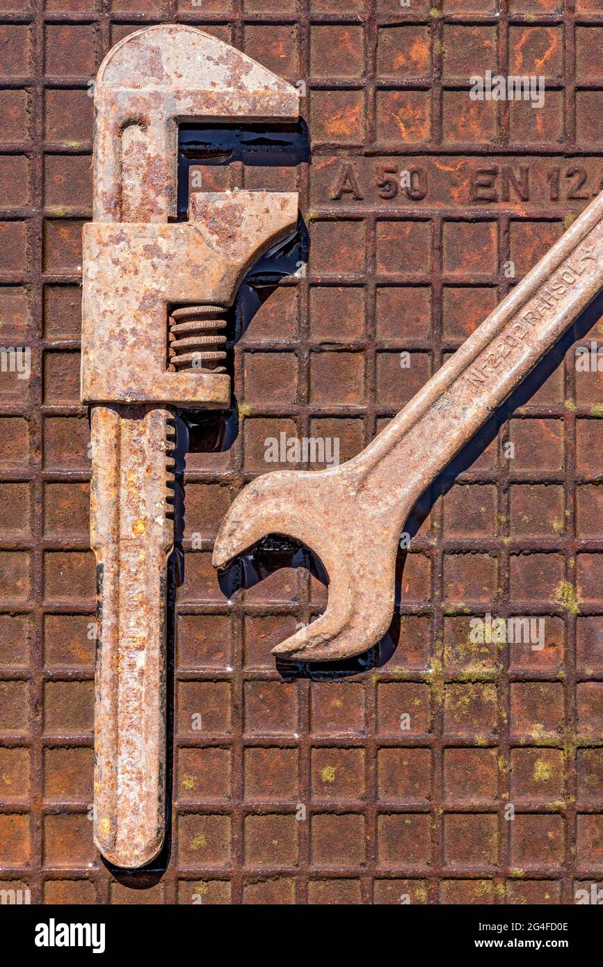 Old wrenches hi-res stock photography and images - Alamy