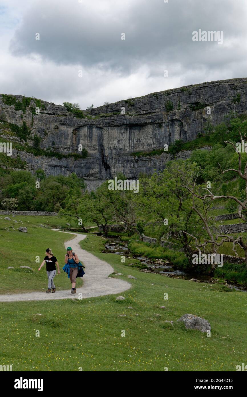 Gravel steps hi-res stock photography and images - Alamy