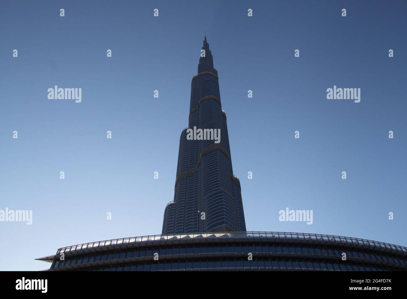 Burj khalifa lake dubai mall hi-res stock photography and images - Alamy