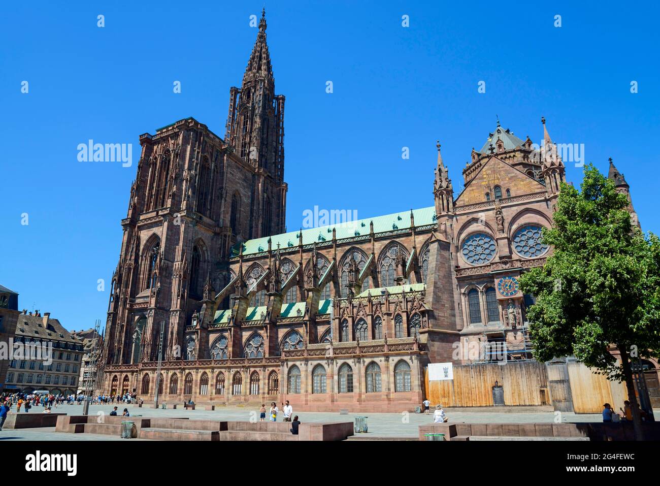Place de la Cathedrale and Minster Notre Dame, UNESCO World Heritage ...