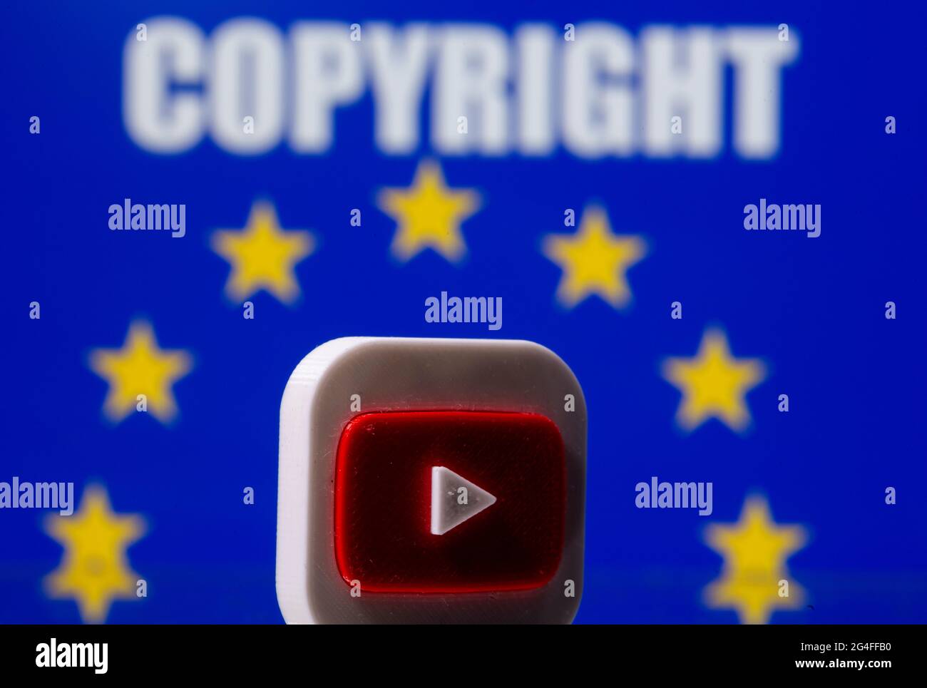 Youtube logo 3d hi-res stock photography and images - Alamy