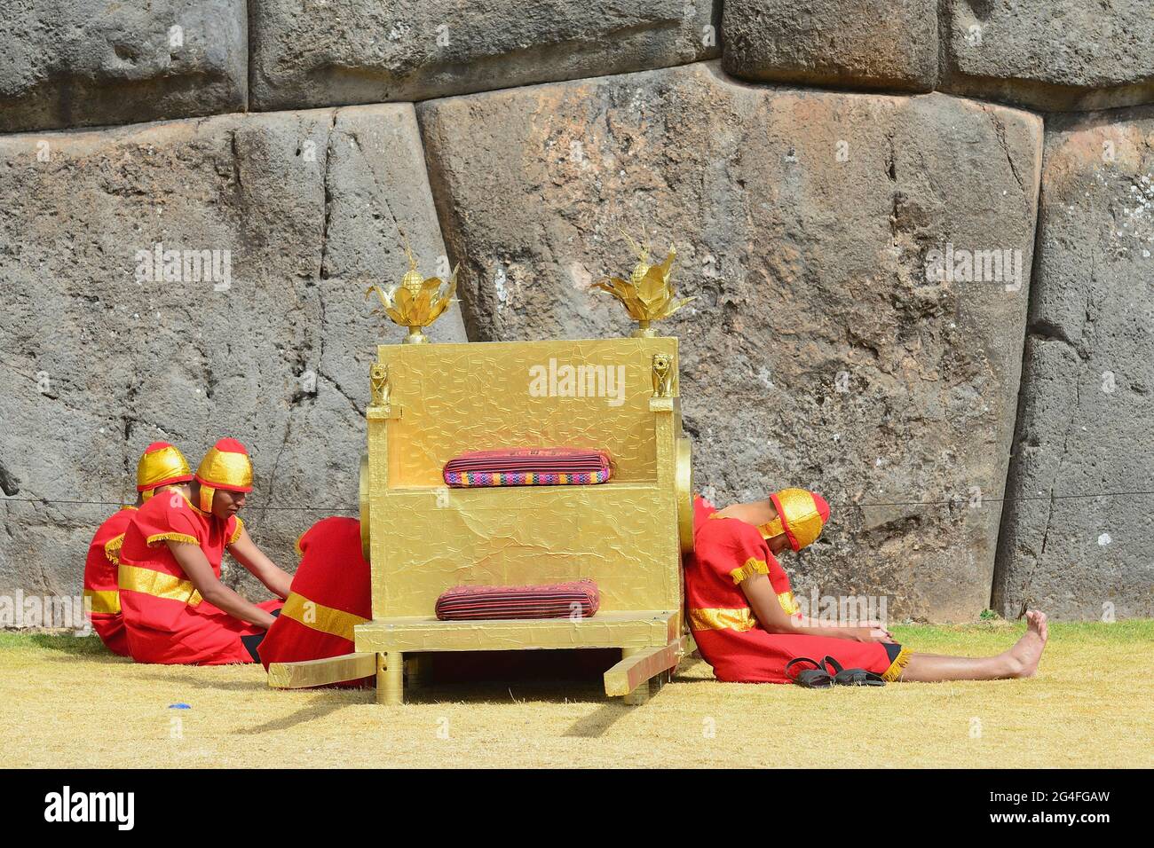 Inti Raymi, Feast of the Sun, porter and palanquin in front of their ...
