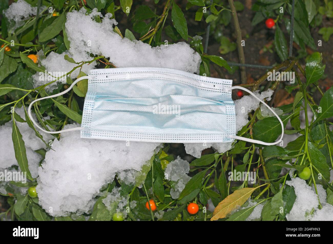 Face mask left on hi-res stock photography and images - Alamy