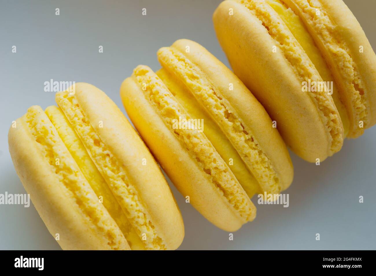 Macaroons yellow hi-res stock photography and images - Alamy