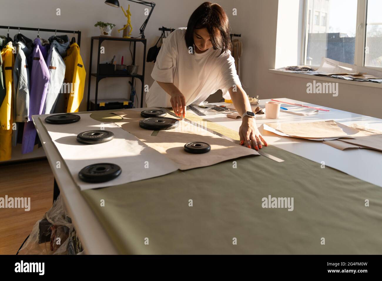 Dressmaking paper pattern hi-res stock photography and images - Alamy