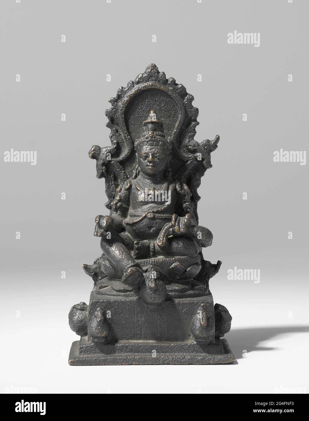 Sculpture representing kuvera hi-res stock photography and images - Alamy