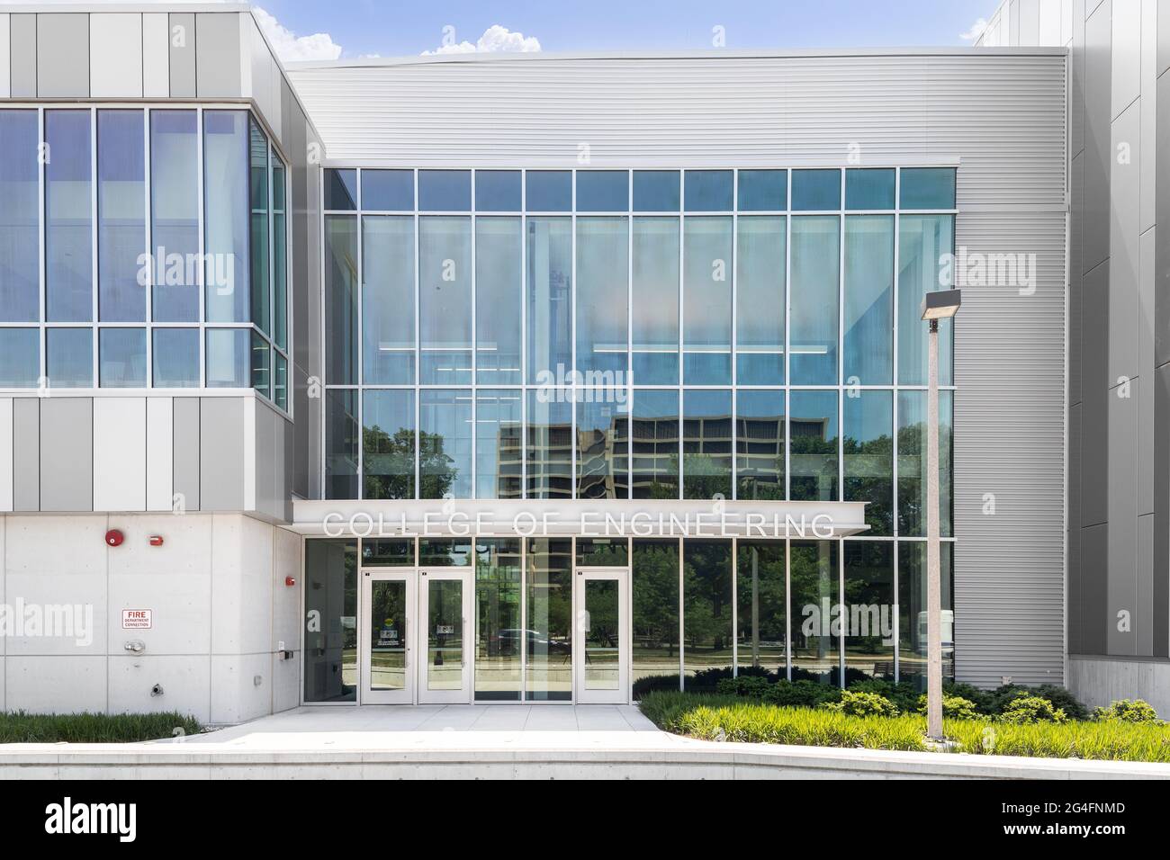 The College of Engineering building at The University of Illinois at ...