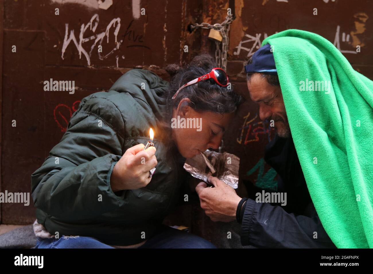 Using drugs hi-res stock photography and images - Alamy