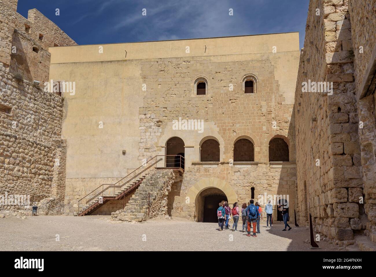 Arquitectura de patio medieval hi-res stock photography and images - Alamy