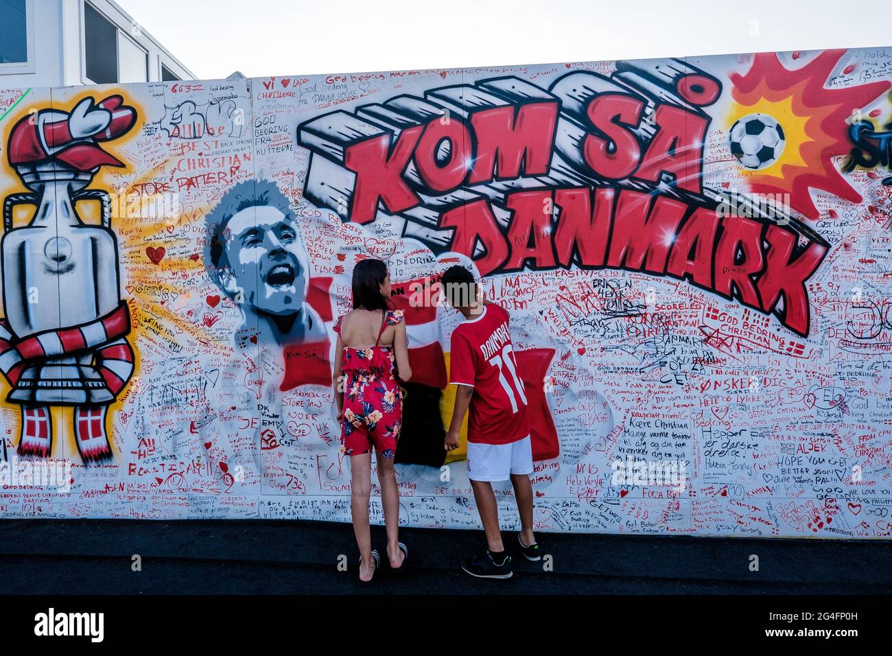 Copenhagen, Denmark. 17th, June 2021. Football fans wirte messages to ...