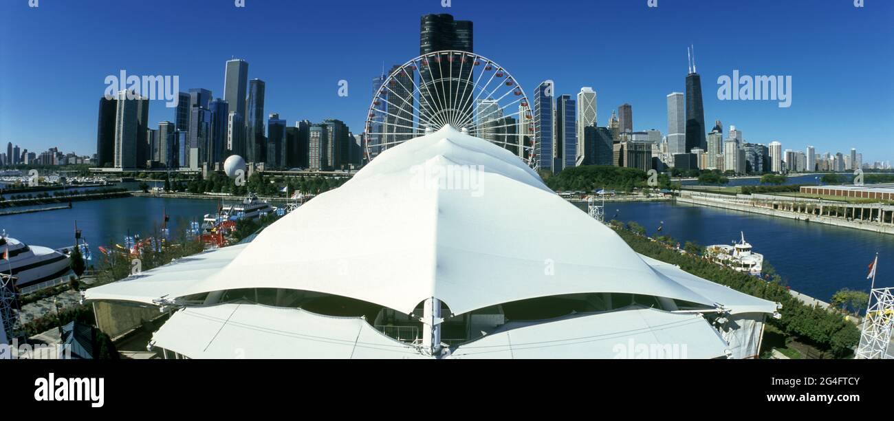 Chicago navy pier 2000s hi-res stock photography and images - Alamy