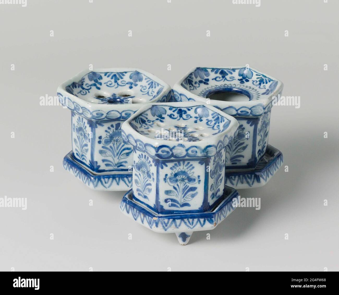 . Pen holder of Delft Pottery Stock Photo - Alamy