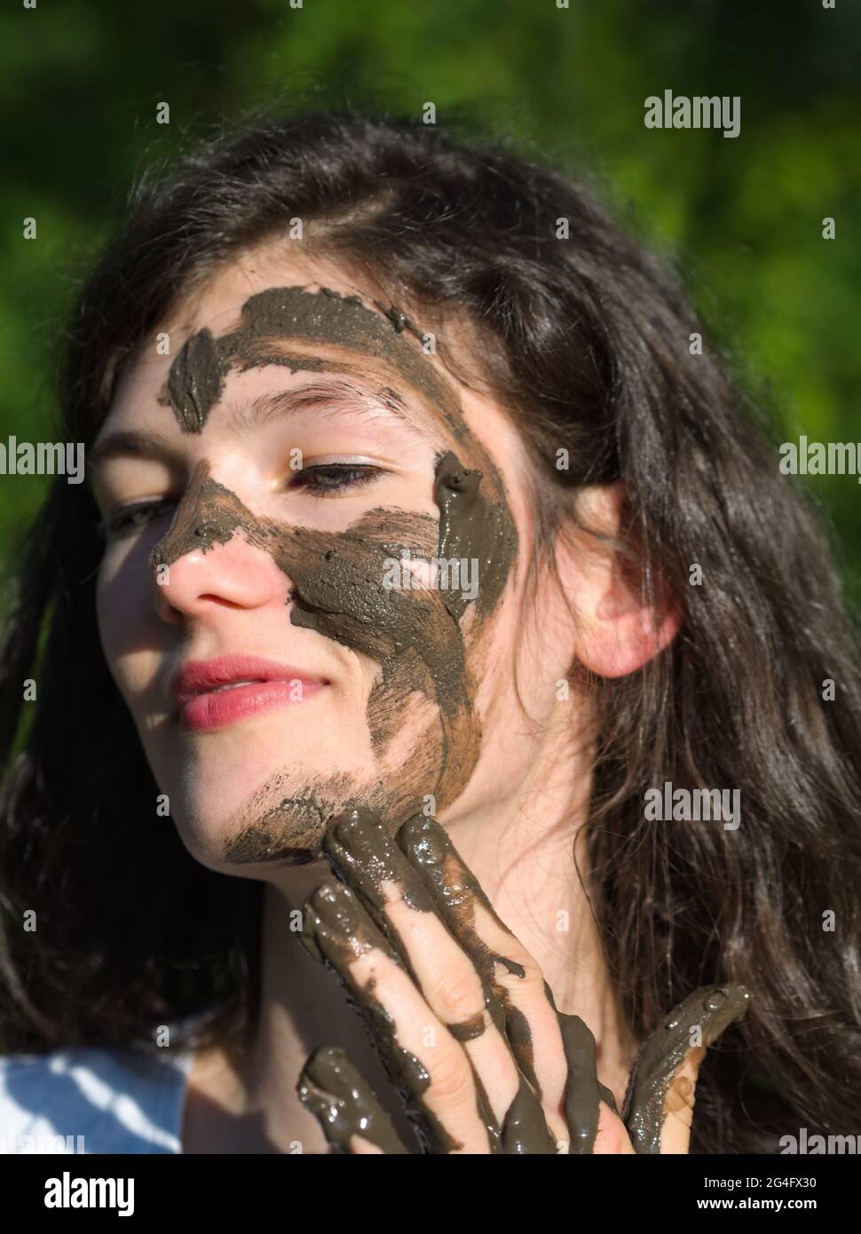 Wet messy hair hi-res stock photography and images - Alamy