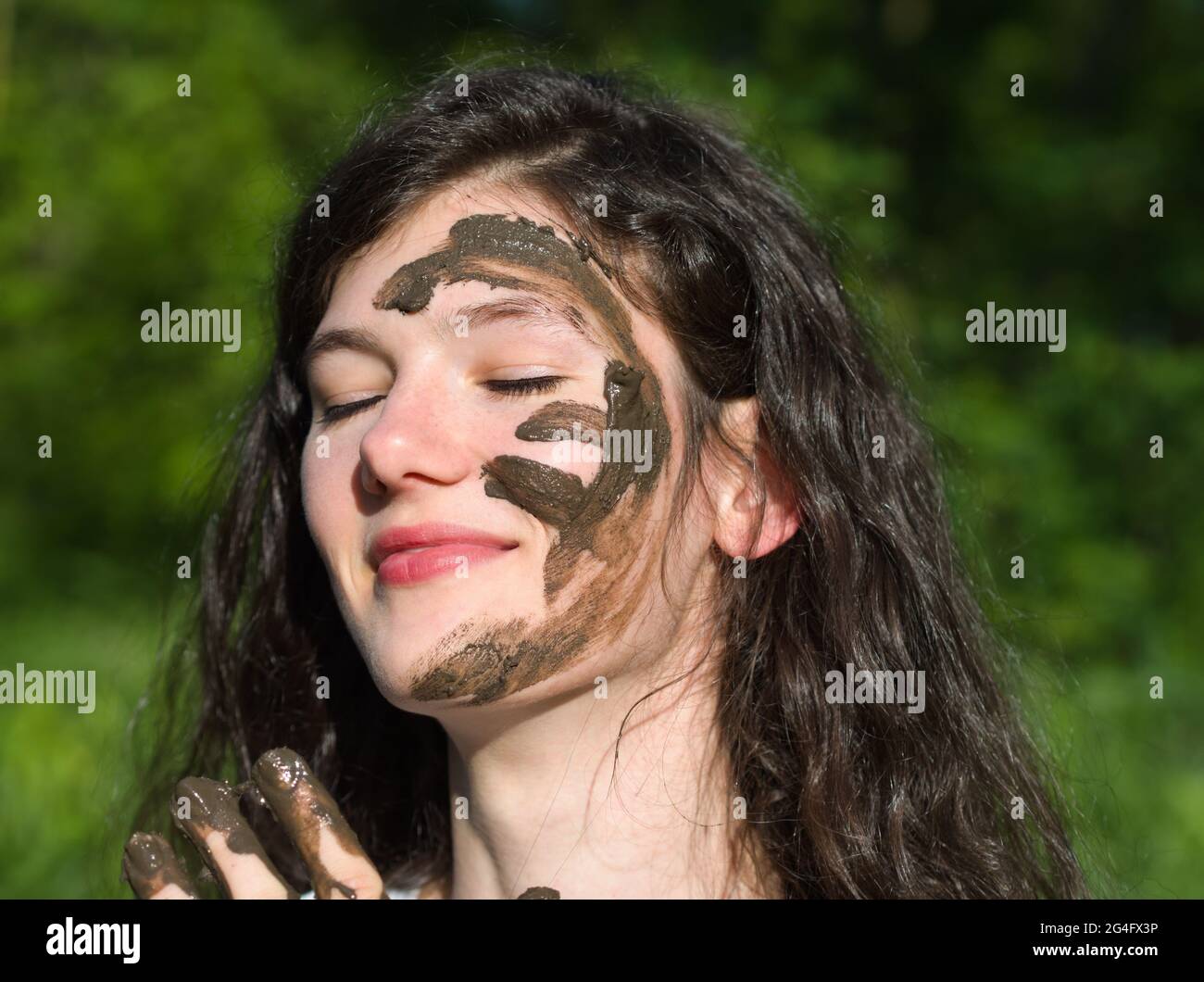 Wet messy hair hi-res stock photography and images - Alamy