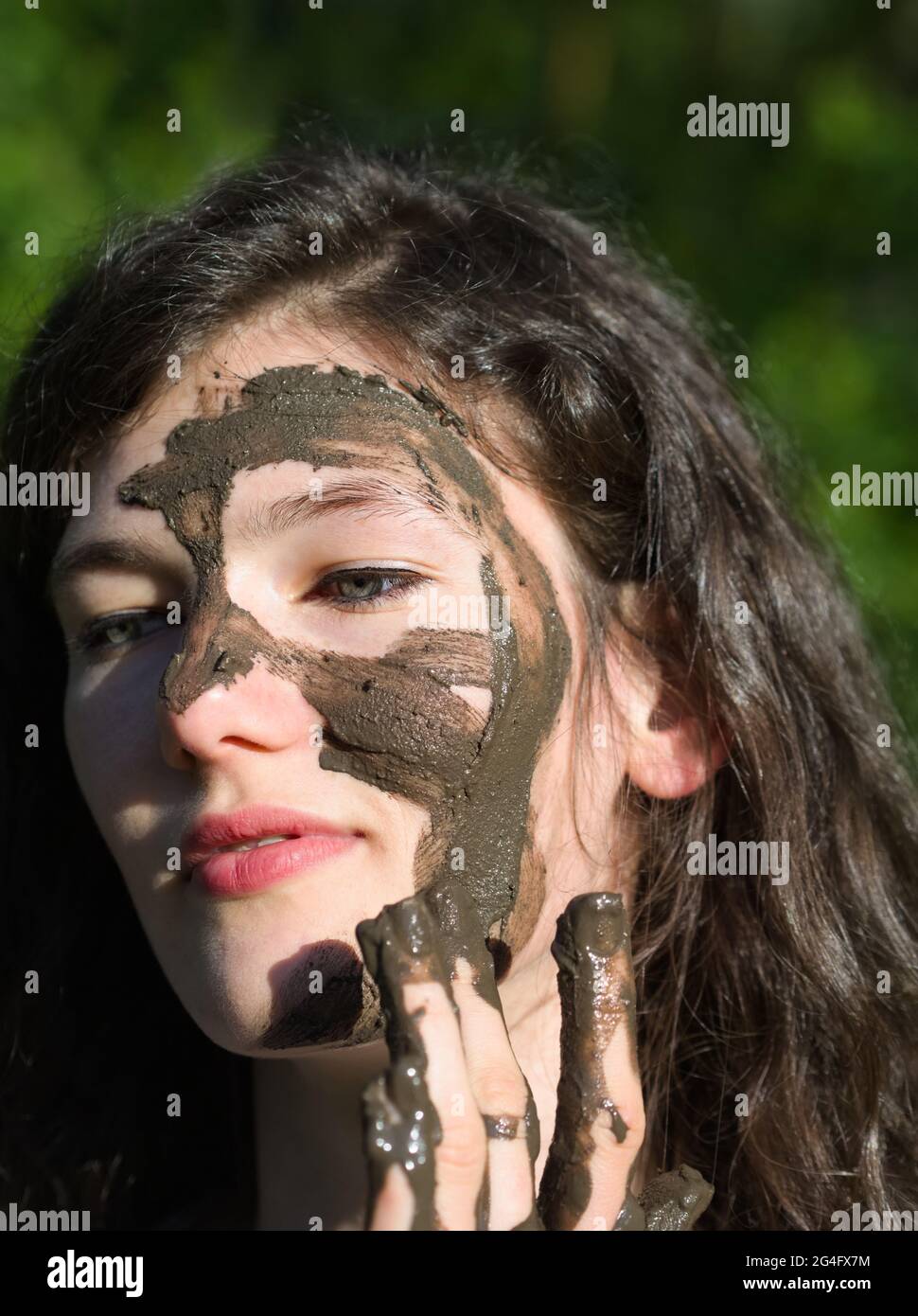 Human face outdoors hi-res stock photography and images - Alamy