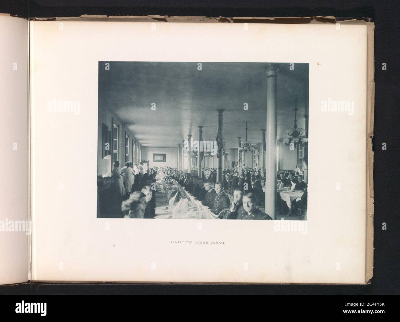 Cadet mess hi-res stock photography and images - Alamy