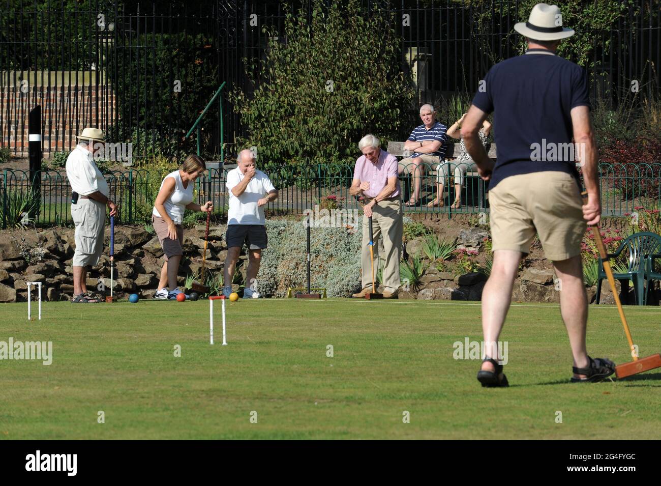 Croquet match at Stourbridge Croquet Club in Mary Stevens Park Stock ...