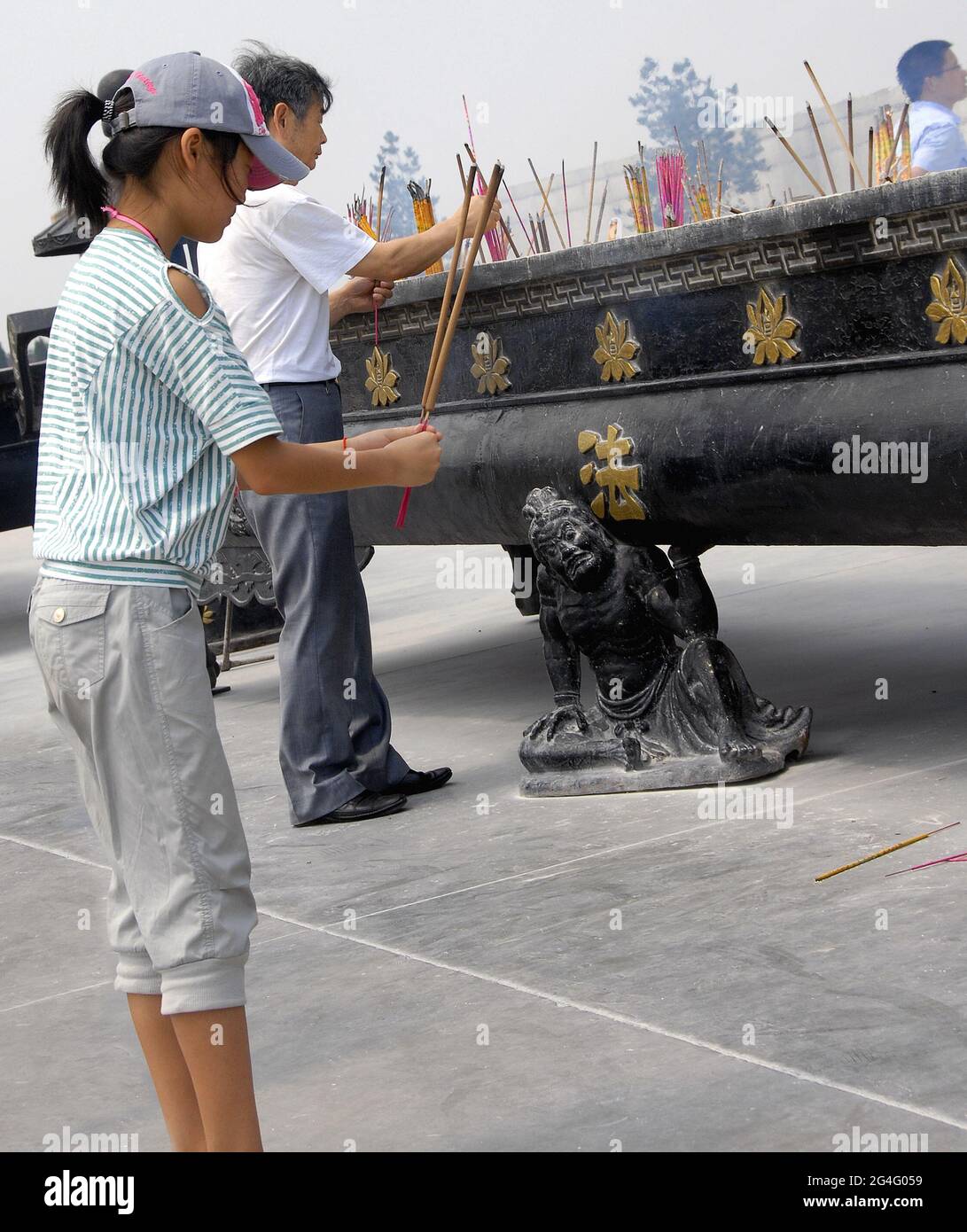 Chinese Worshipping Temple High Resolution Stock Photography and Images ...